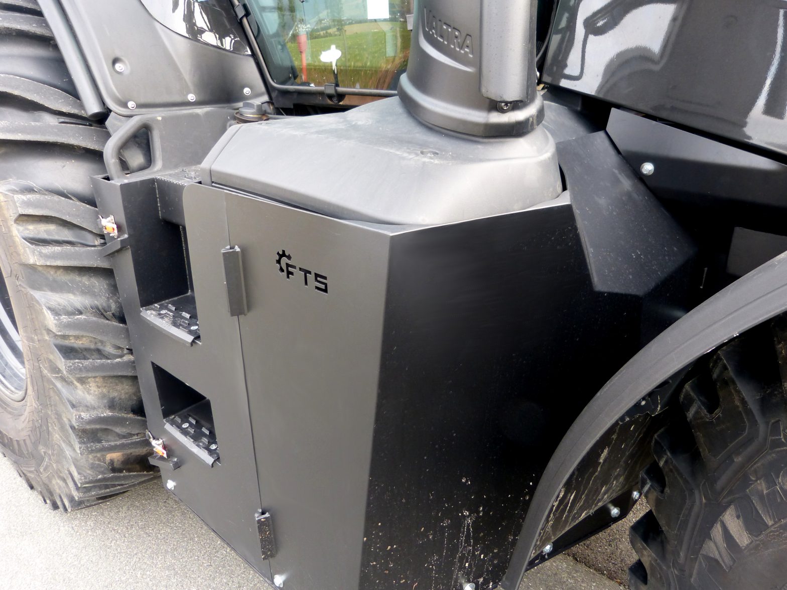 Schlepperumbau Valtra Q285 – Forsttechnik Sauerland GmbH